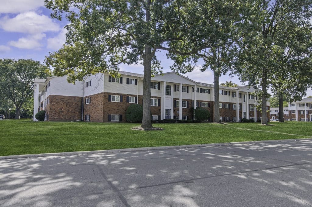 1 & 2 Bedroom Apartments in Troy, MI | Gables of Troy