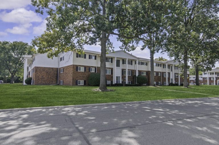 1 & 2 Bedroom Apartments in Troy, MI | Gables of Troy
